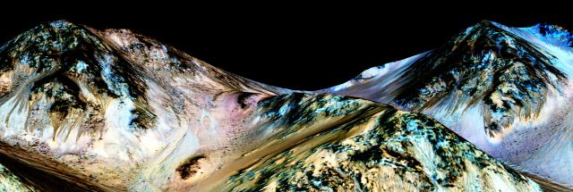 Water flows on present-day Mars | Ars Technica