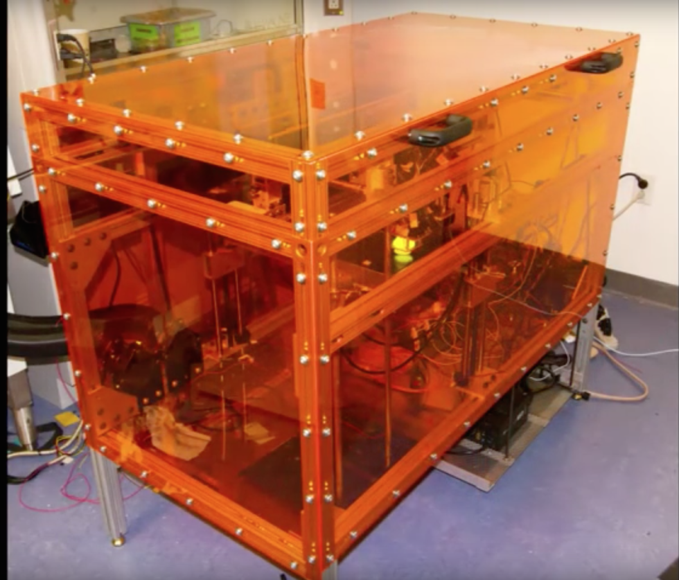 An affordable, self-correcting, multi-material 3D printing platform ...