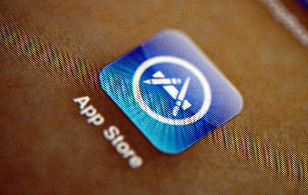 Apple scrambles after 40 malicious “XcodeGhost” apps haunt App Store ...