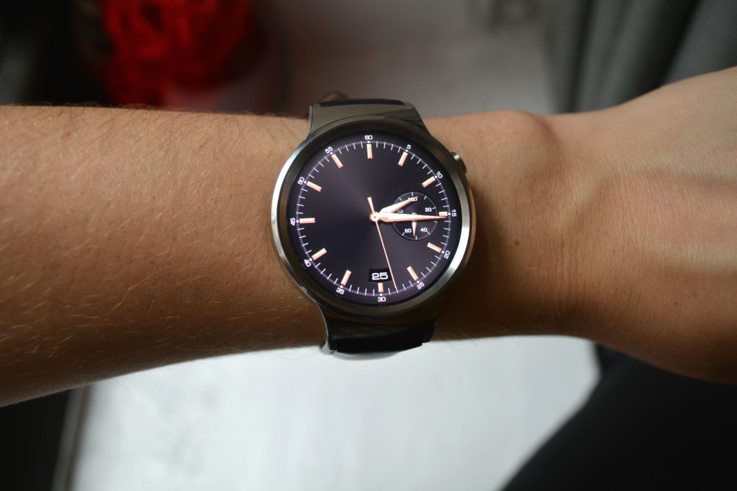 Huawei’s first Android Wear watch is a beautiful yet basic timepiece ...