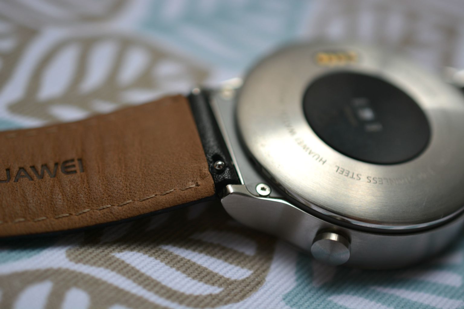 Huawei’s first Android Wear watch is a beautiful yet basic timepiece ...
