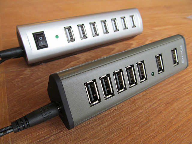 Massive patent troll suit seeks to tax USB hubs at Wal-Mart, Amazon ...