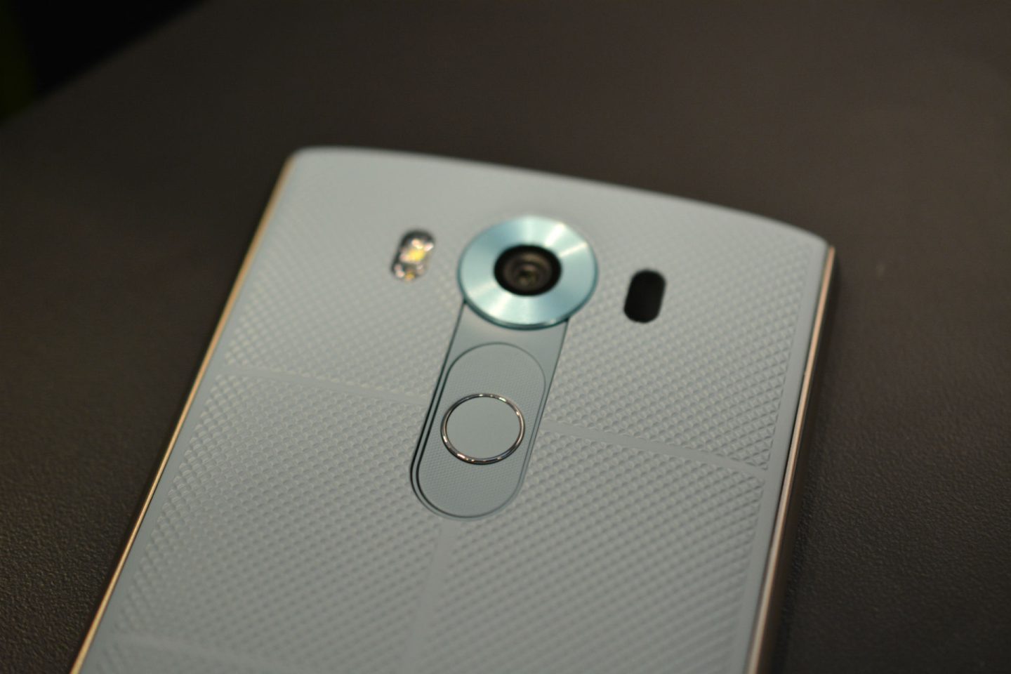 Hands-on with LG’s dual-screen V10 smartphone and LTE Watch Urbane ...