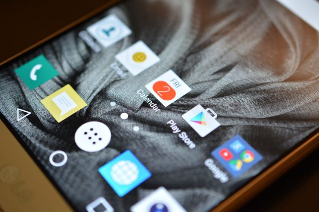 Hands-on with LG’s dual-screen V10 smartphone and LTE Watch Urbane ...