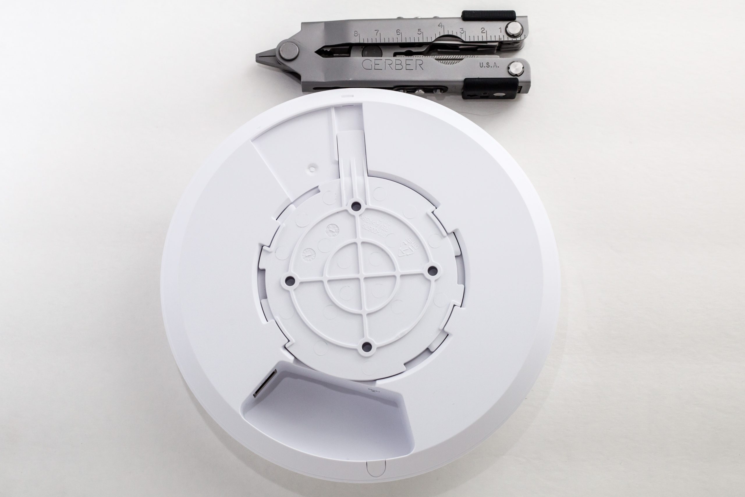 Review: Ubiquiti UniFi made me realize how terrible consumer Wi-Fi gear ...