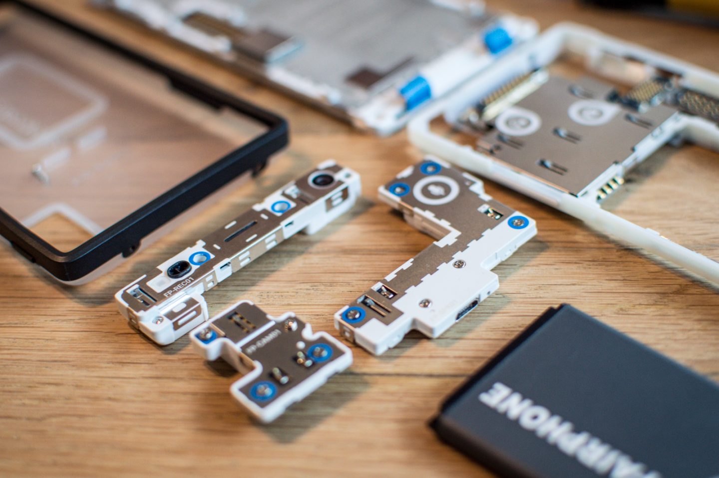 Fairphone 2 hands-on: Modular phones are finally here - Ars Technica