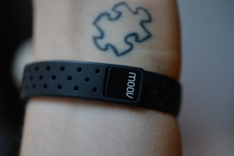 Review: The Moov Now is an activity tracker that forces you to be ...