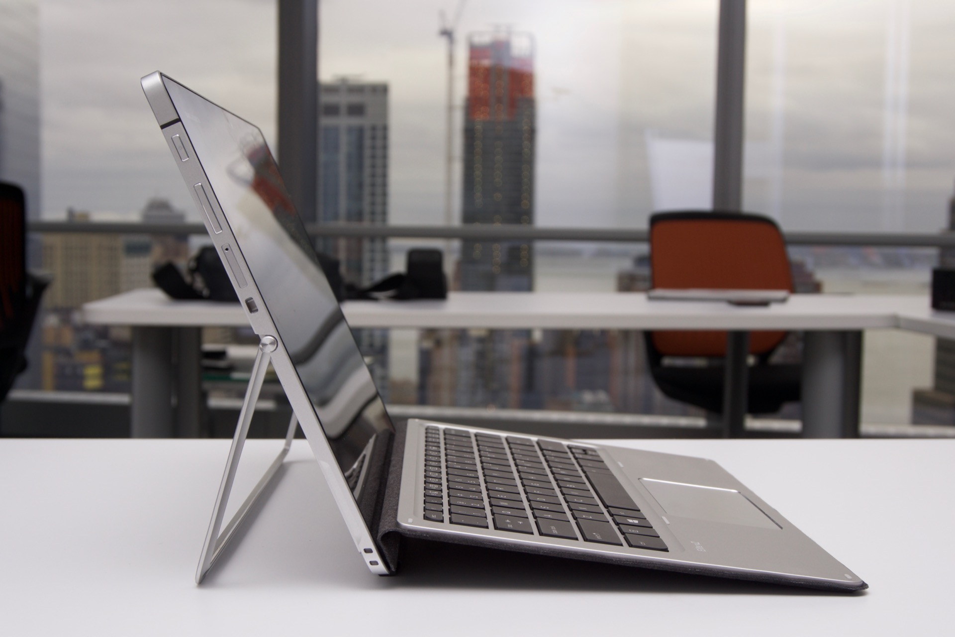 Hands on with HP’s Elite x2, a Surface clone you can actually open and ...