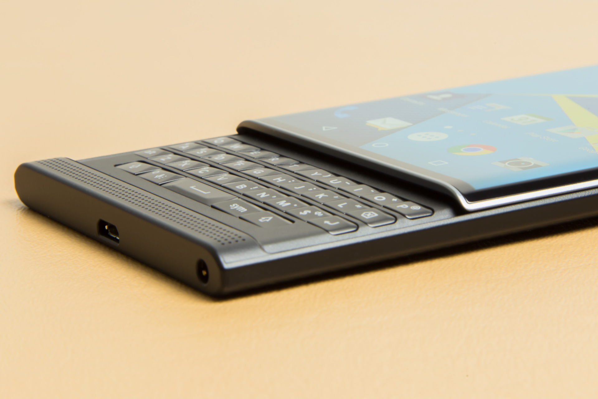 BlackBerry Priv review: Android fixes the OS, but the hardware can’t ...