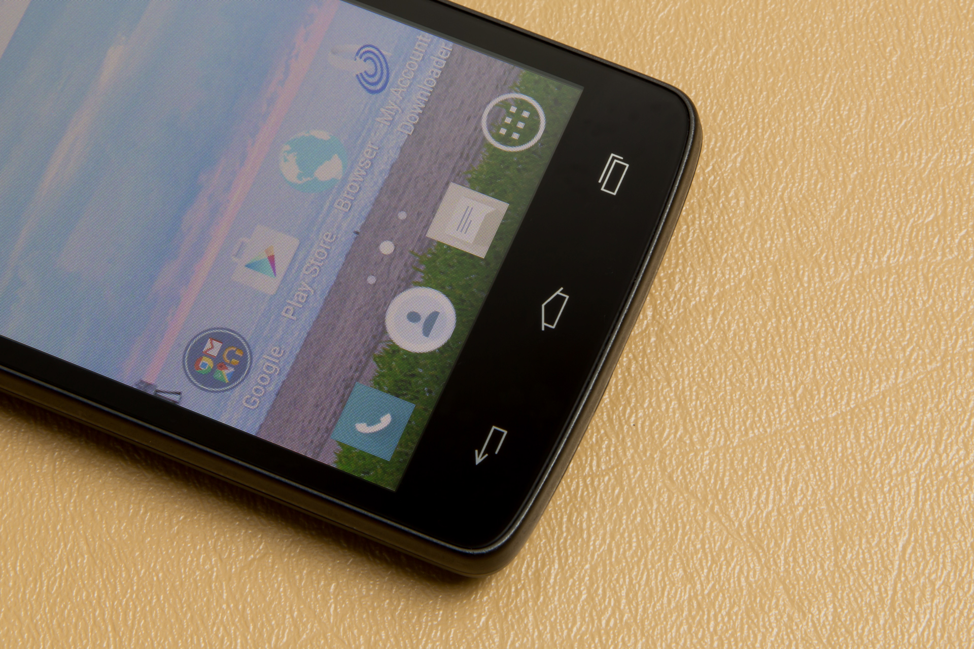 A review of the $10 Walmart phone—better than nothing, but not by much ...