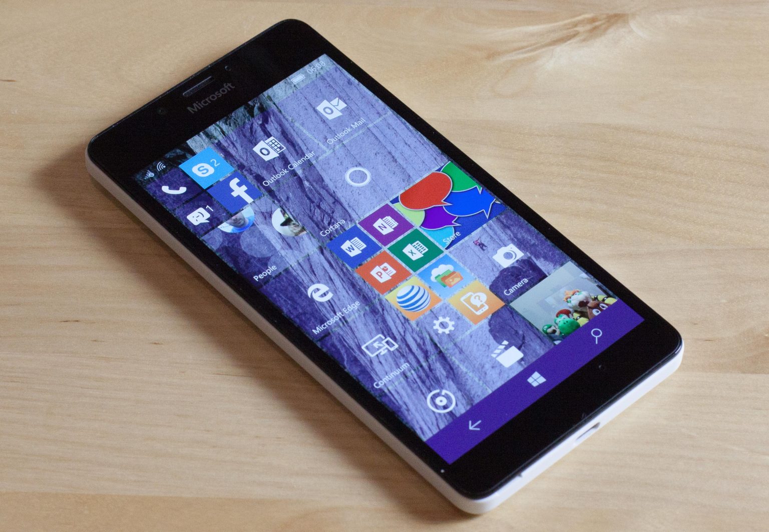 Microsoft officially ends support for a bunch of Windows phones - Ars ...