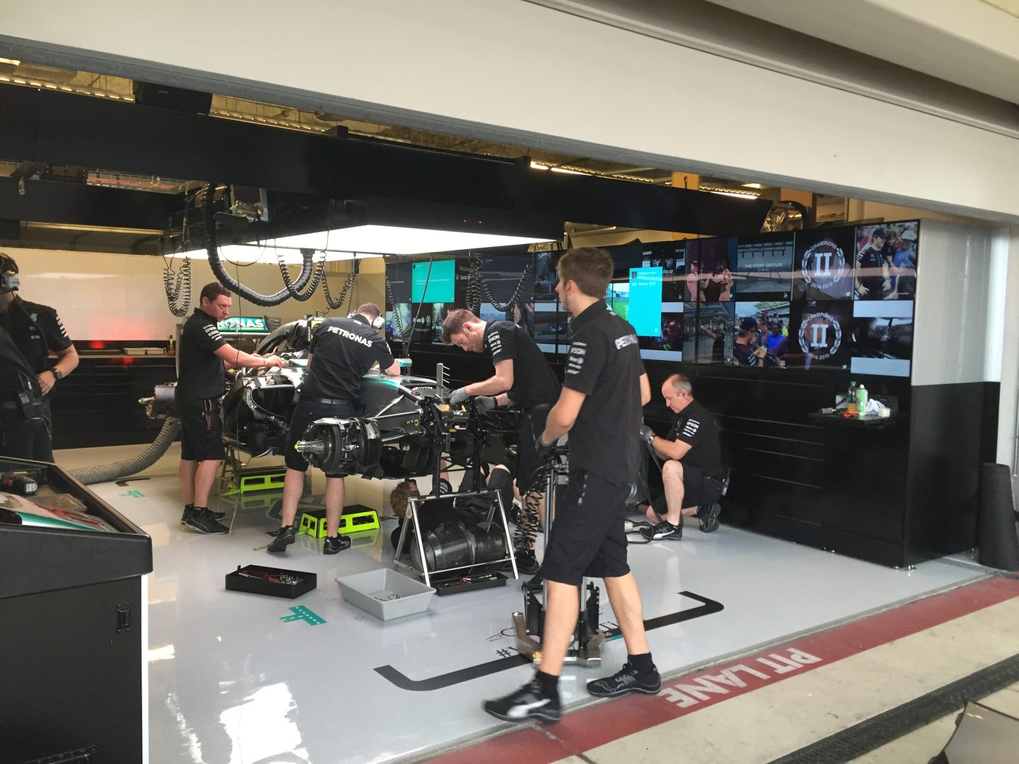 A rare look inside F1’s tech center - Ars Technica