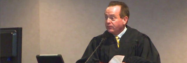 Judge tried to bribe FBI agent with beer to get family’s text messages ...