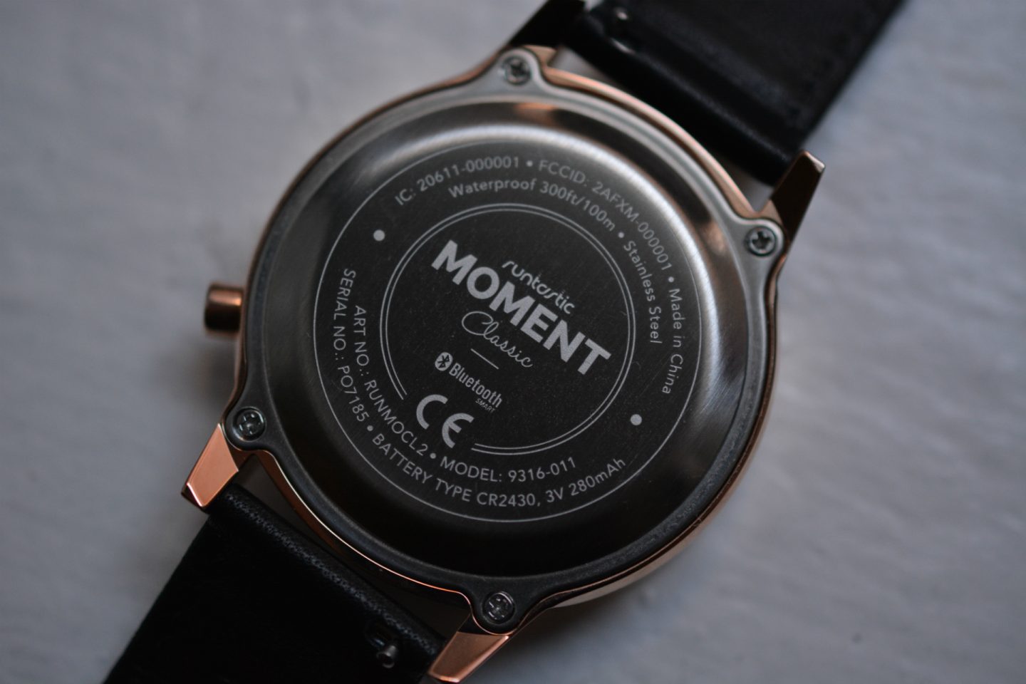 Runtastic Moment Classic reviewed: refined style, strange subscription ...