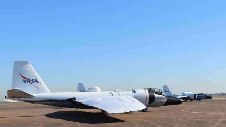 A WB-57 pilot just made a heroic landing in Houston after its landing ...