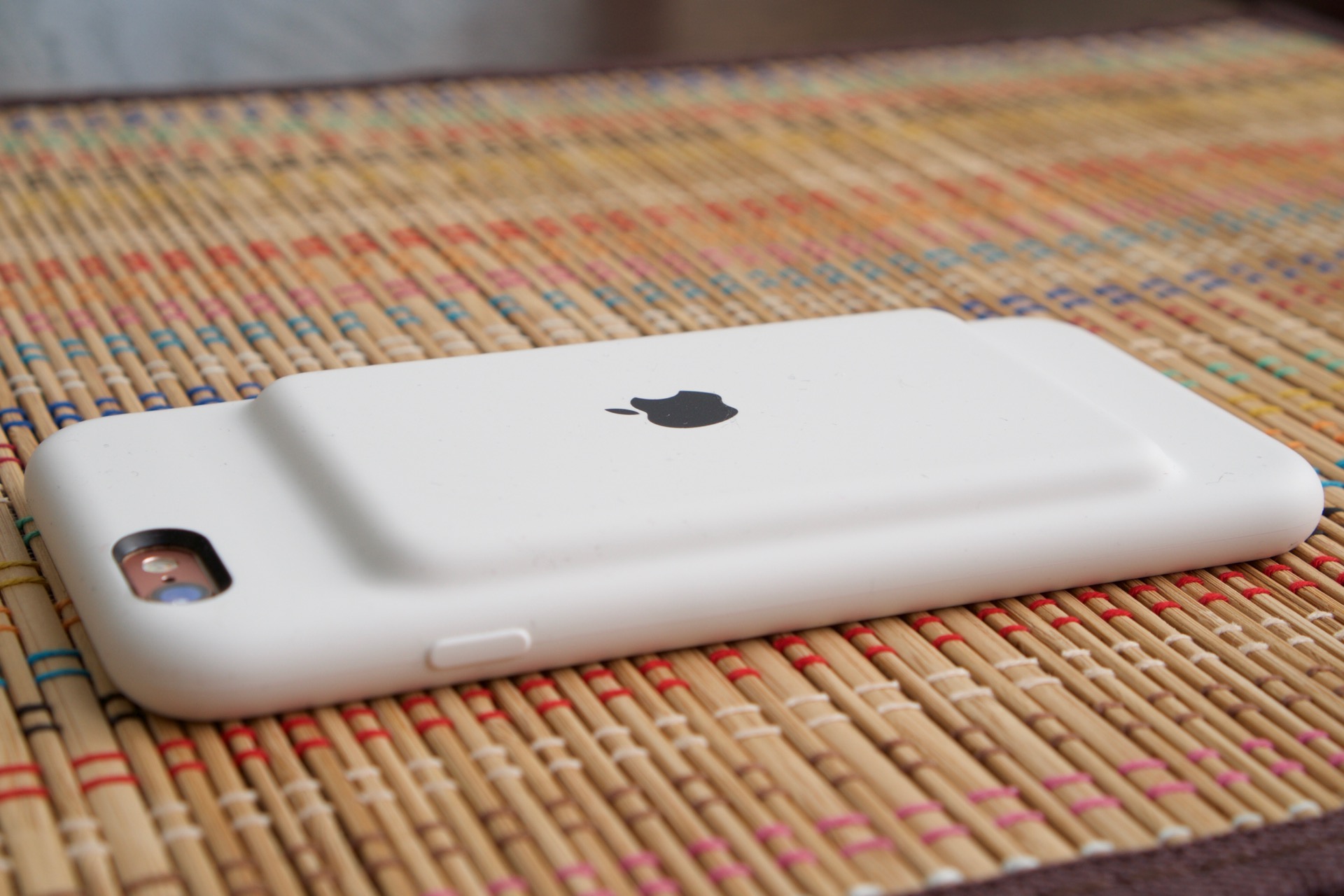 Mini-review: A week with Apple’s lumpy new iPhone battery case - Ars ...