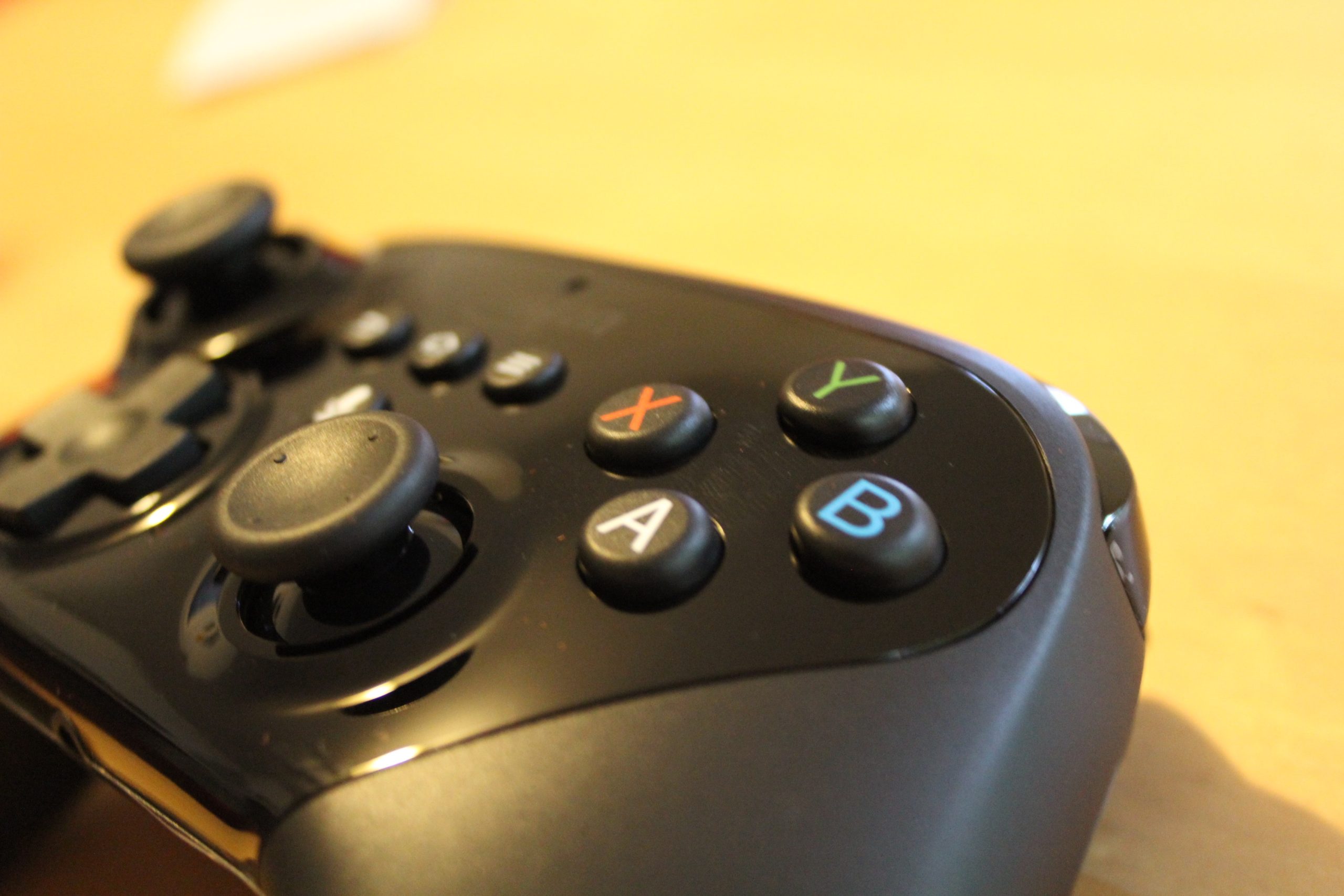 Amazon Fire TV Game Controller (second-gen) review: It can listen, it ...