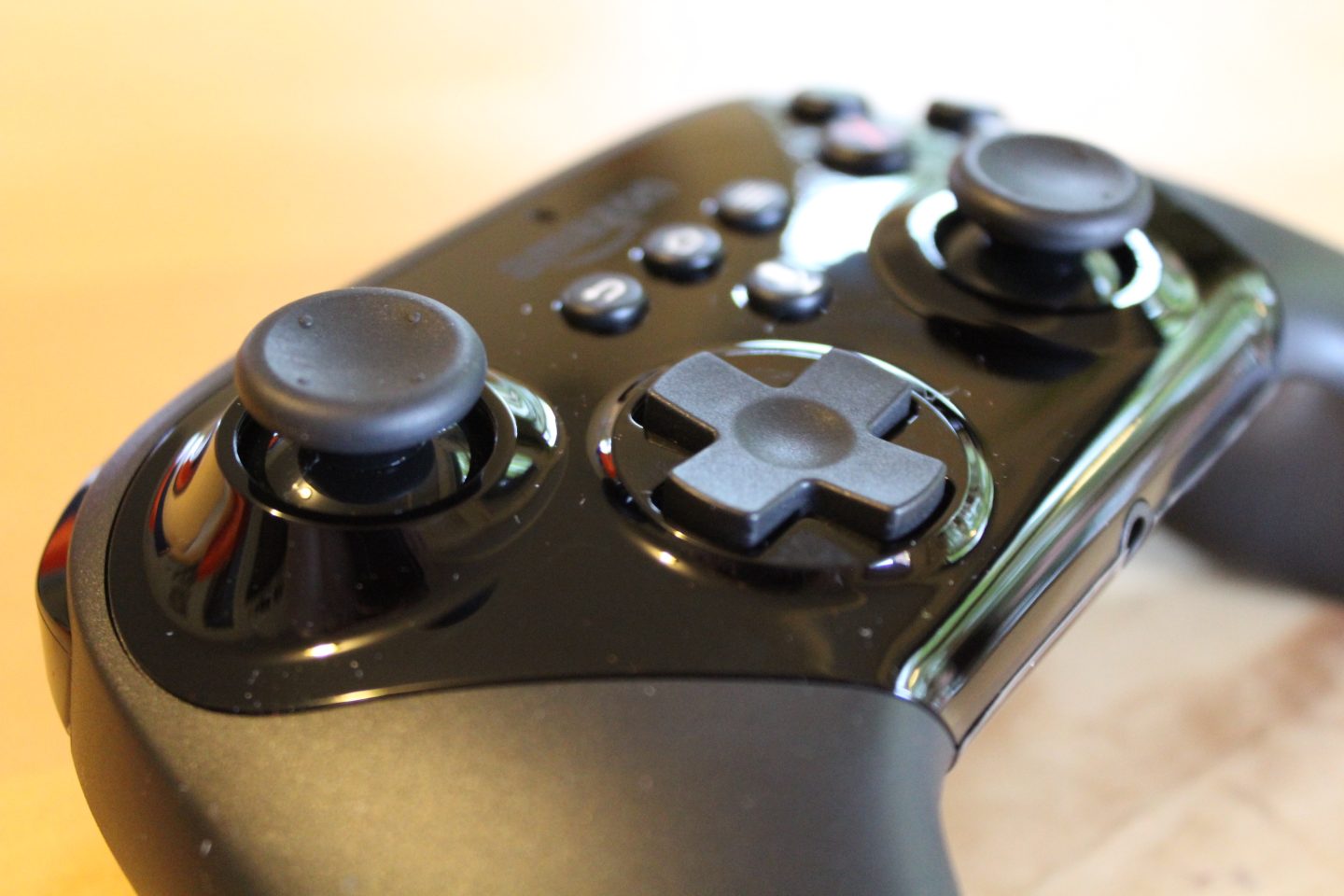 Amazon Fire TV Game Controller (second-gen) review: It can listen, it ...