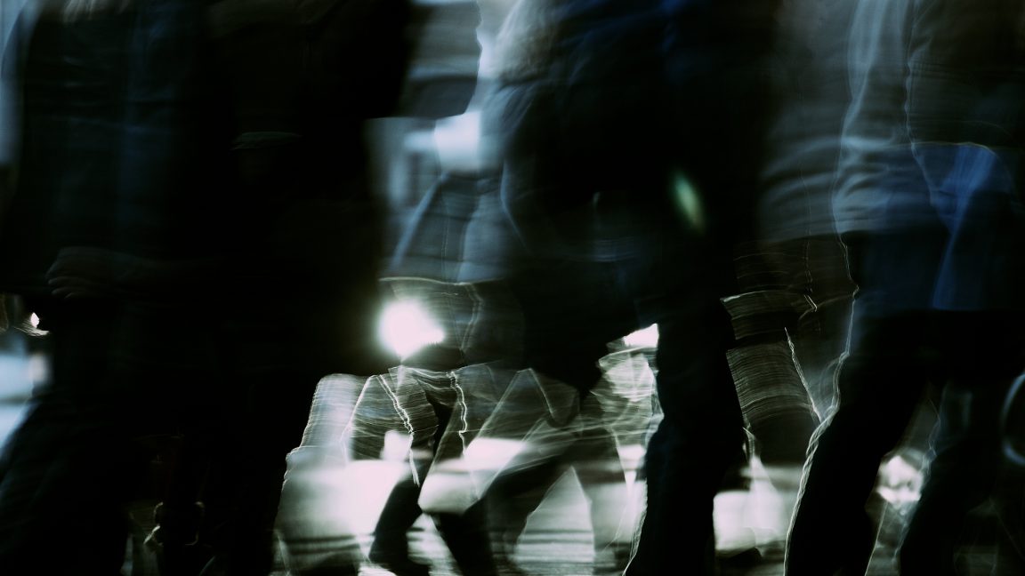 Models of pedestrian flow stumble because people change their minds ...