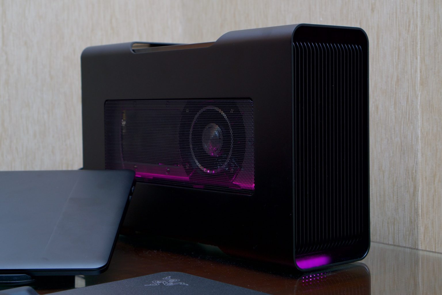 Razer uses Thunderbolt 3 to add dedicated graphics to its sleek new ...