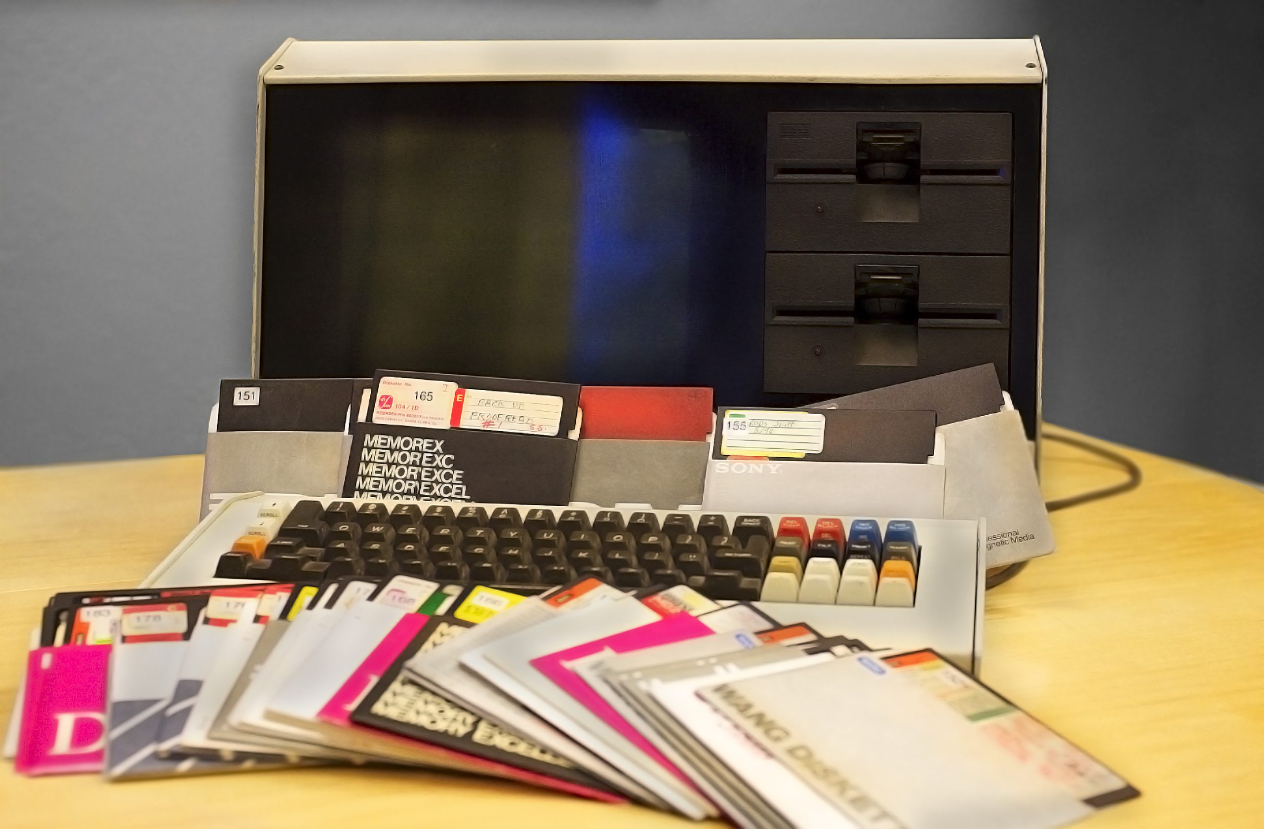 Files on nearly 200 floppy disks belonging to Star Trek creator ...