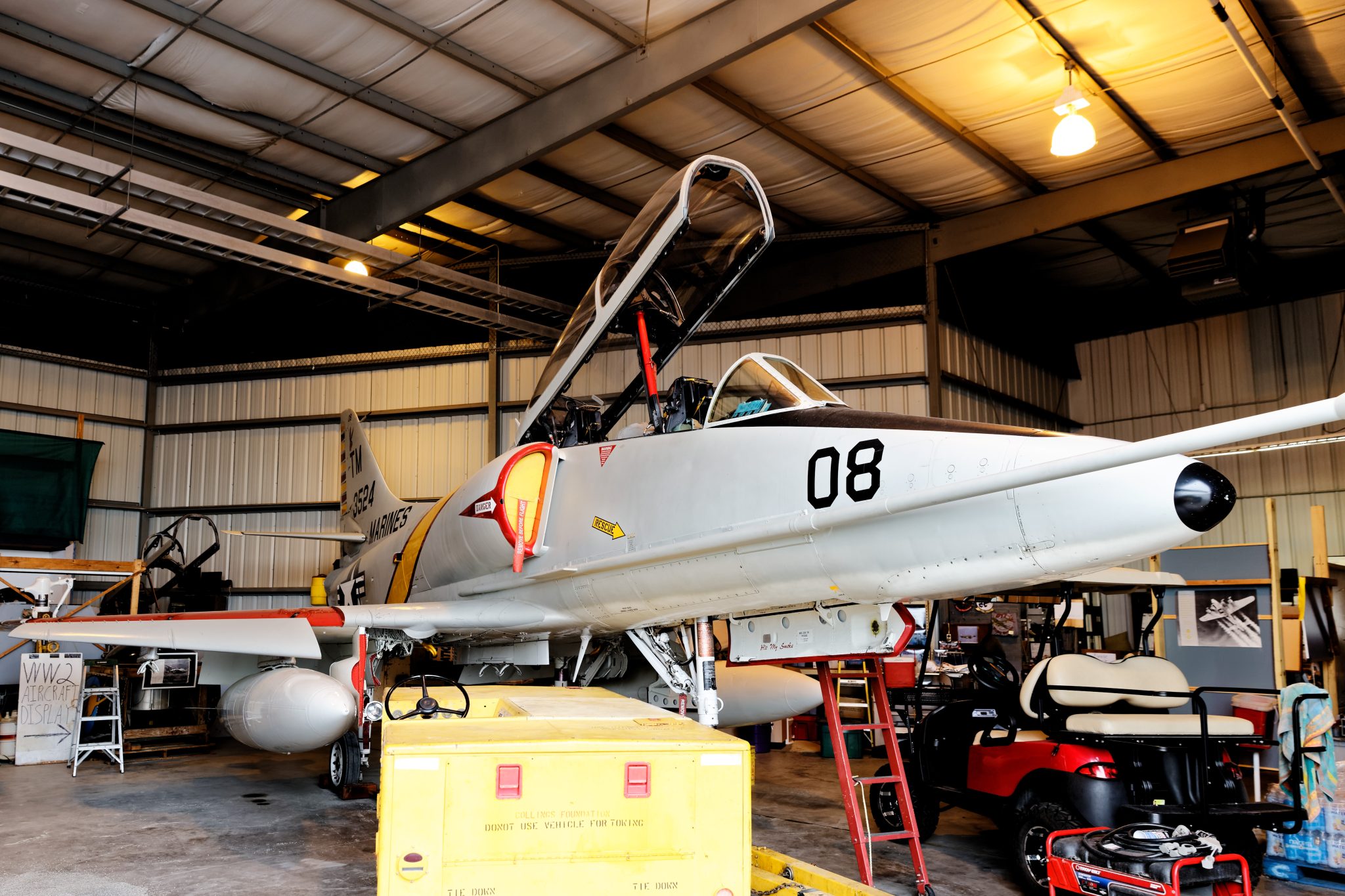 The slowly fading art of flying—and maintaining—Cold War fighter jets ...