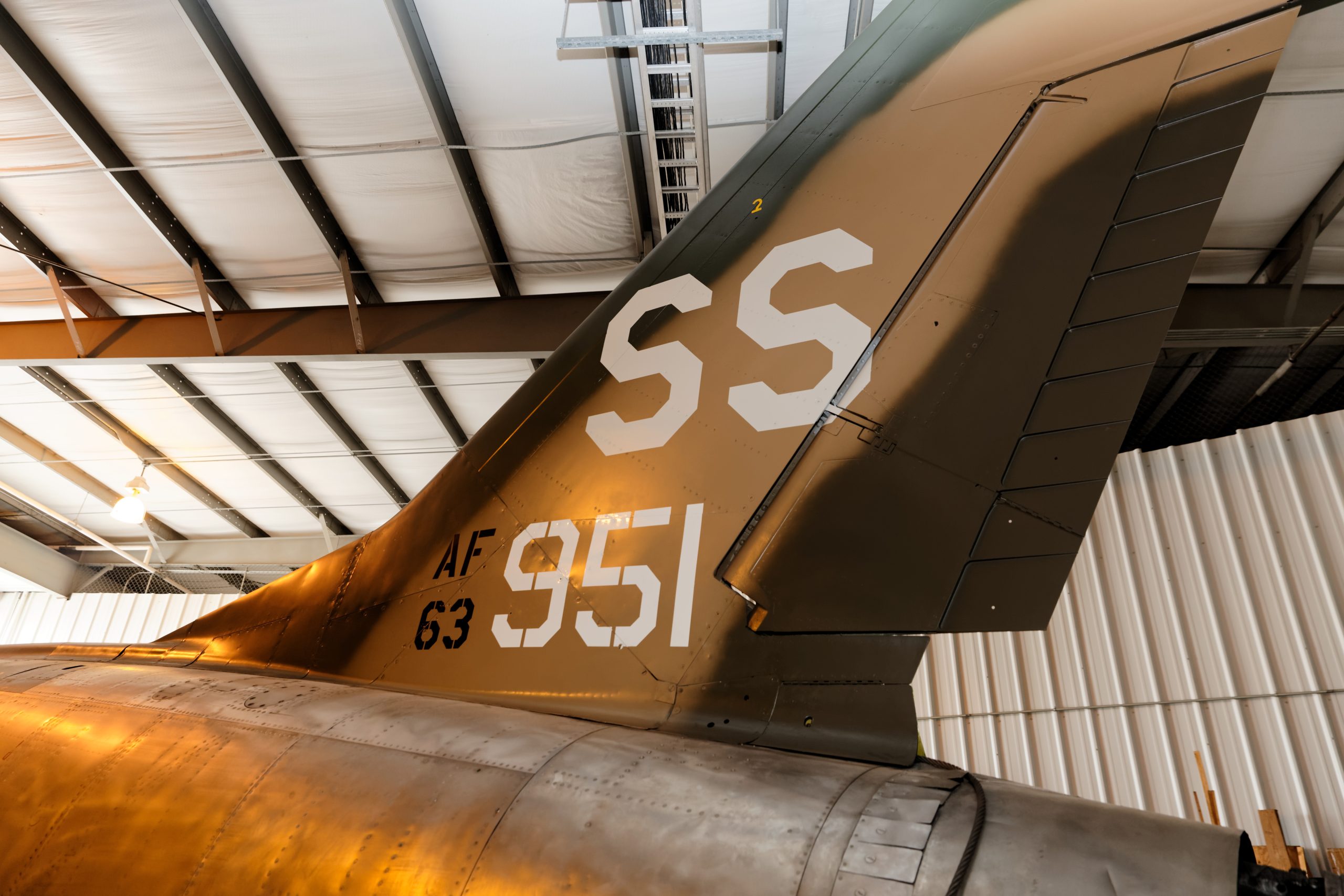 The slowly fading art of flying—and maintaining—Cold War fighter jets ...
