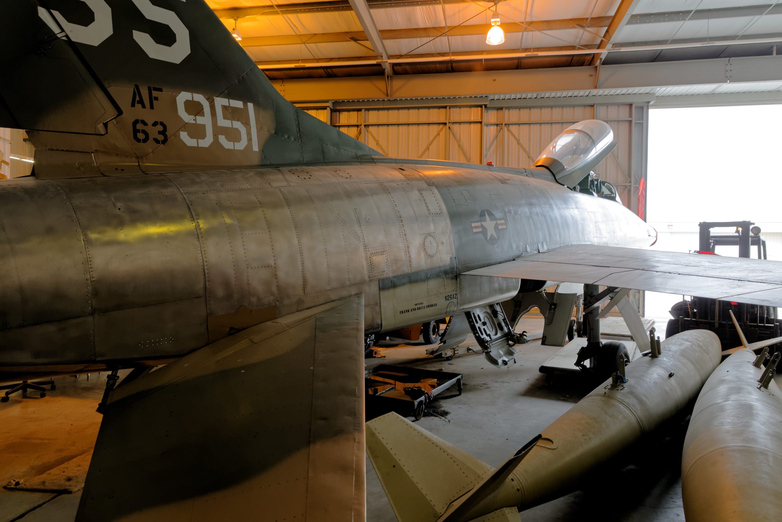 The slowly fading art of flying—and maintaining—Cold War fighter jets ...