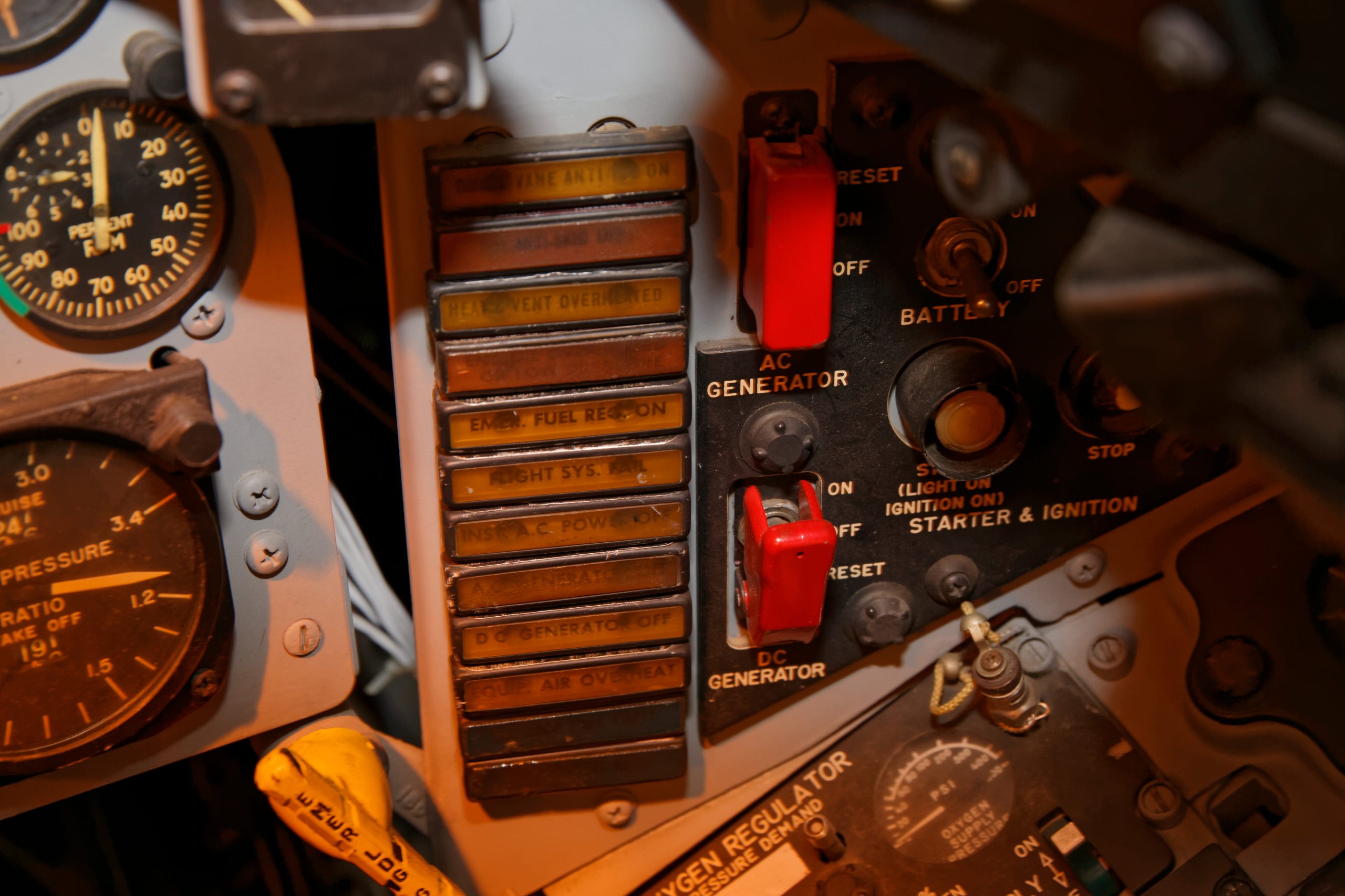 The slowly fading art of flying—and maintaining—Cold War fighter jets ...