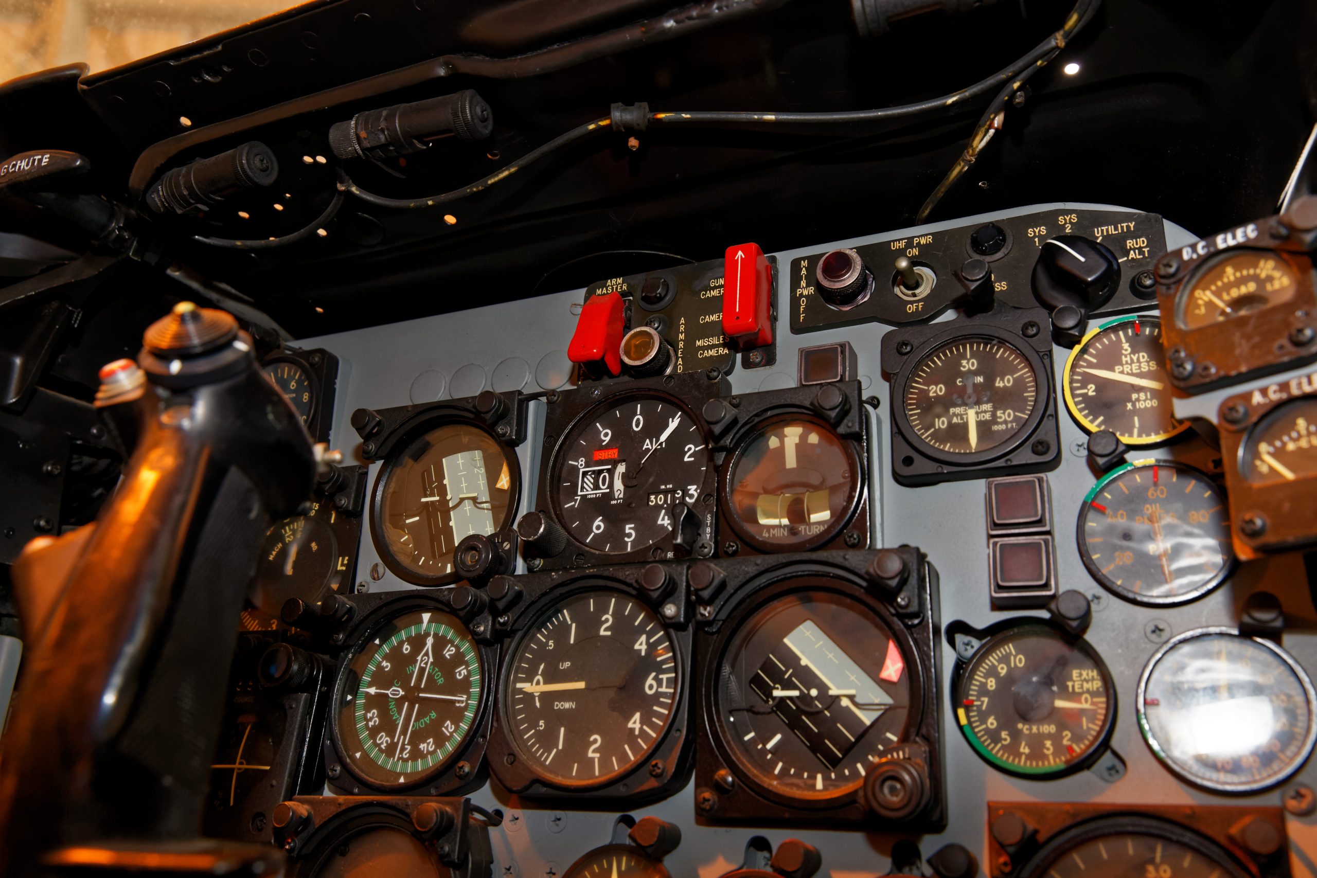 The slowly fading art of flying—and maintaining—Cold War fighter jets ...