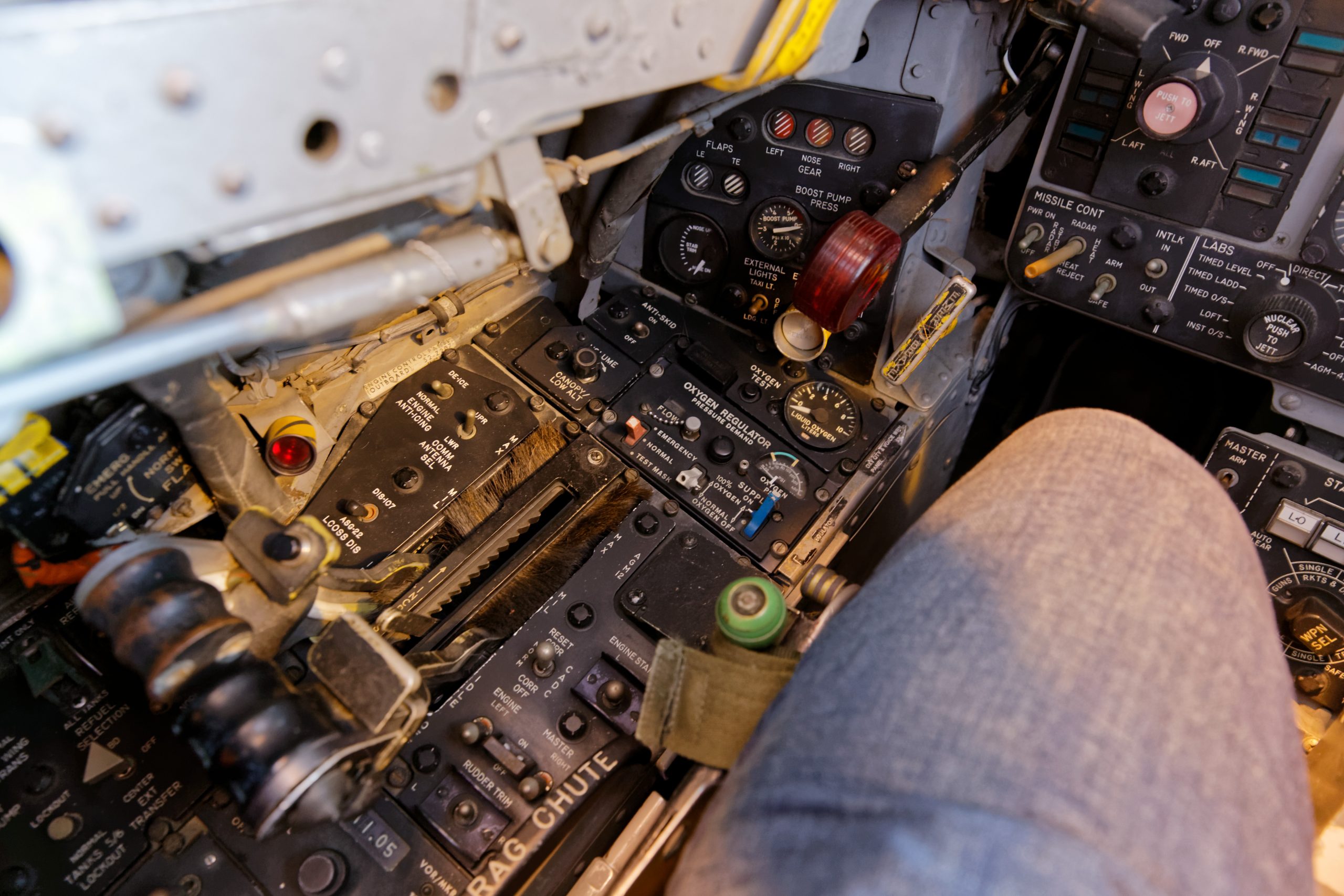 The slowly fading art of flying—and maintaining—Cold War fighter jets ...