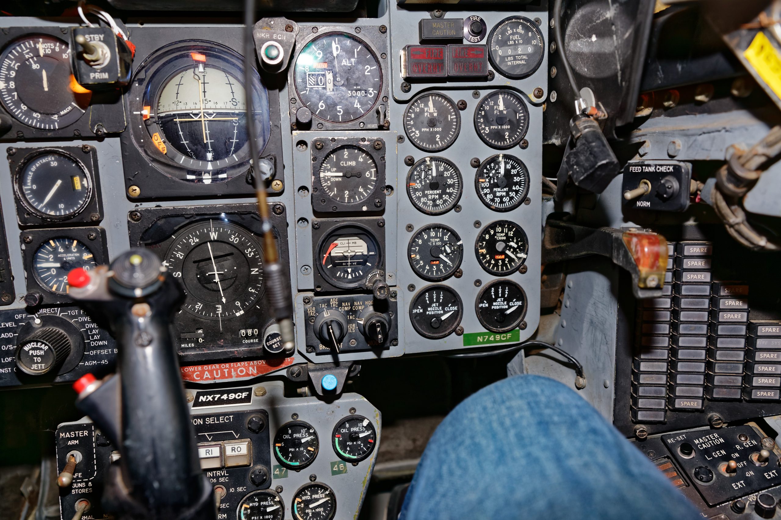 The slowly fading art of flying—and maintaining—Cold War fighter jets ...