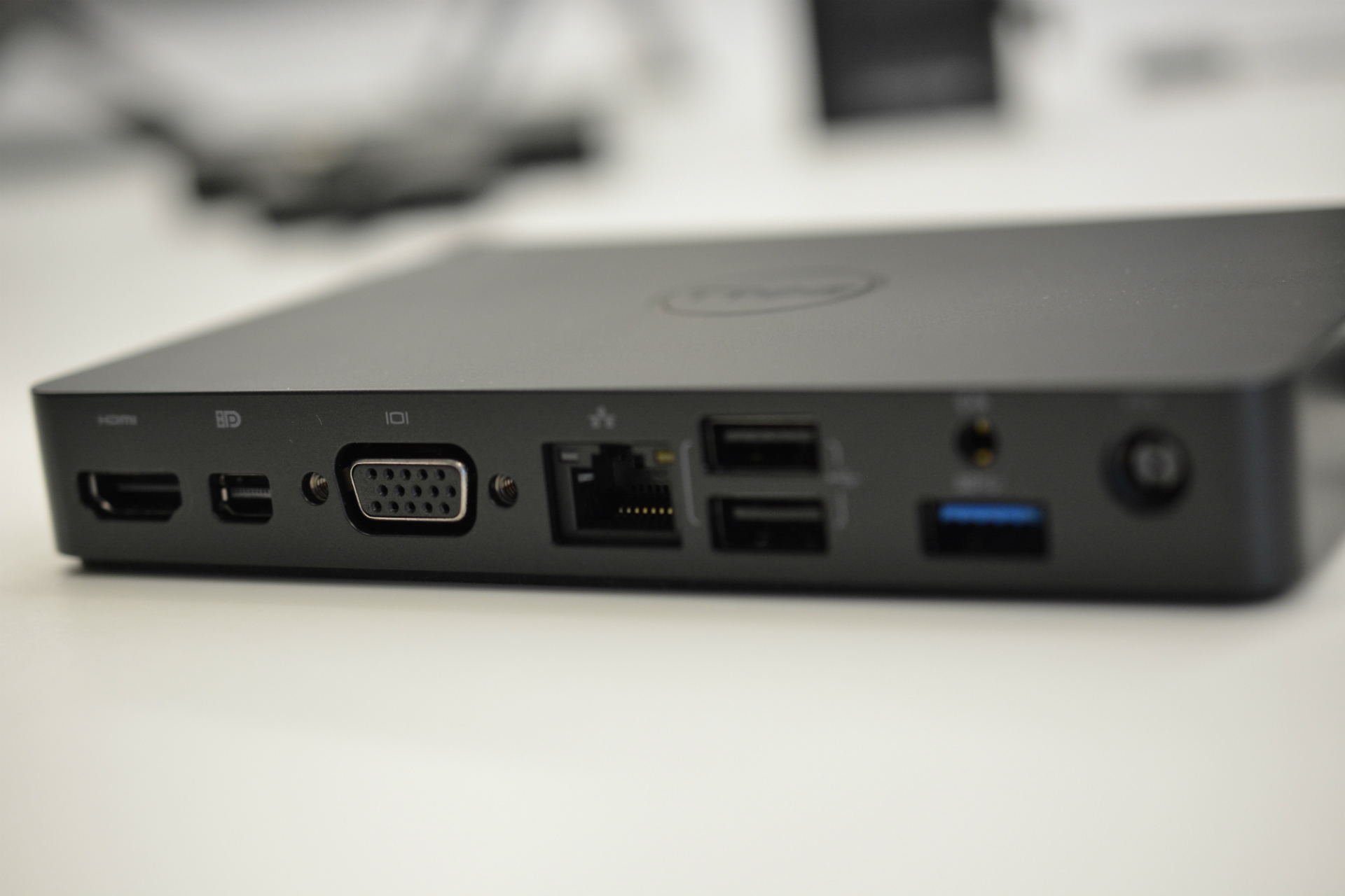 Dell refreshes Latitude 7000 line, adds USB Type-C and a hint of style ...