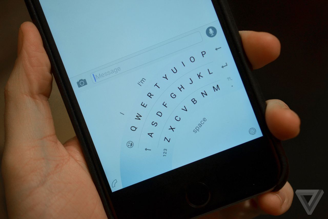 Microsoft’s clever curved keyboard for iOS looks very smart | Ars Technica