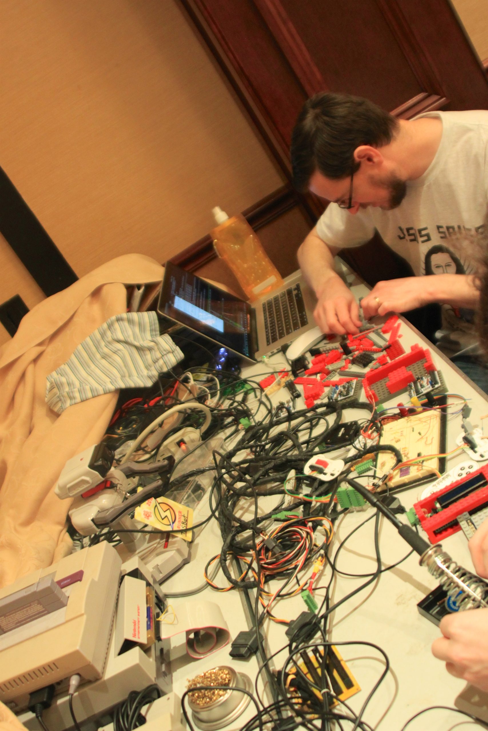 How a game-playing robot coded “Super Mario Maker” onto an SNES—live on ...