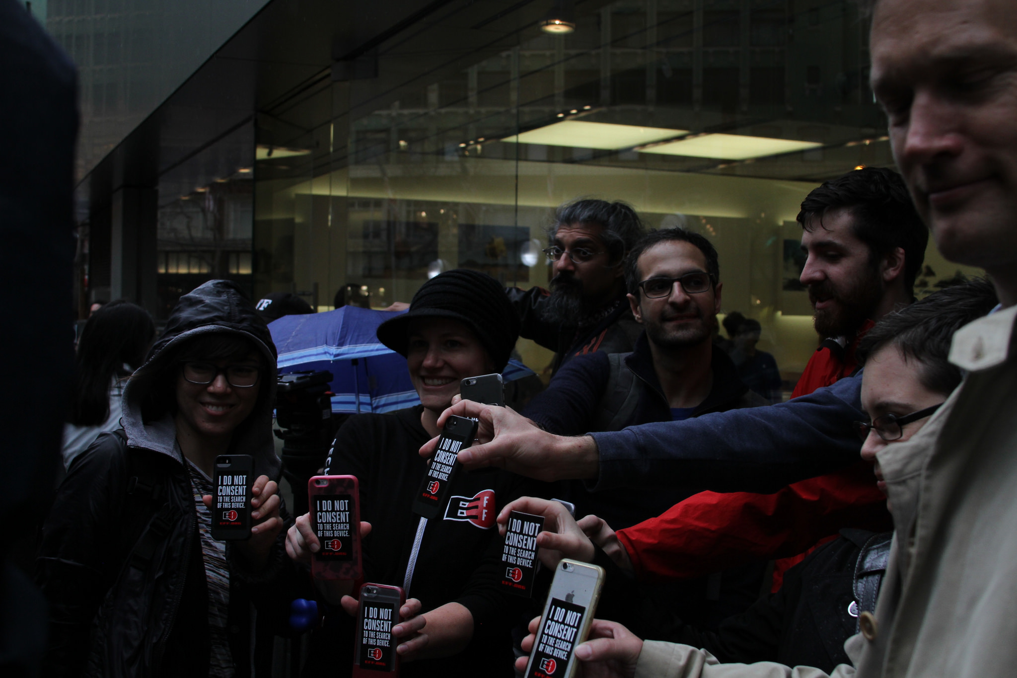 Activists plan rally on Tuesday at dozens of Apple Stores worldwide ...