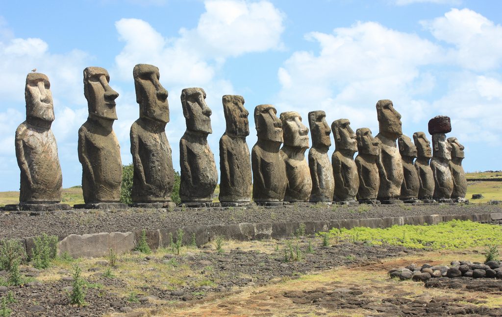 New evidence: Easter Island civilization was not destroyed by war - Ars ...