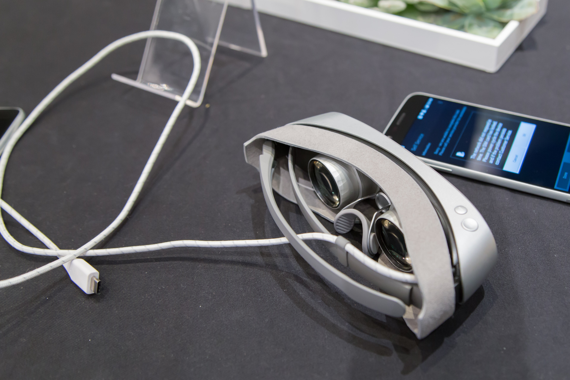 LG jumps on the VR bandwagon with the LG 360 VR - Ars Technica