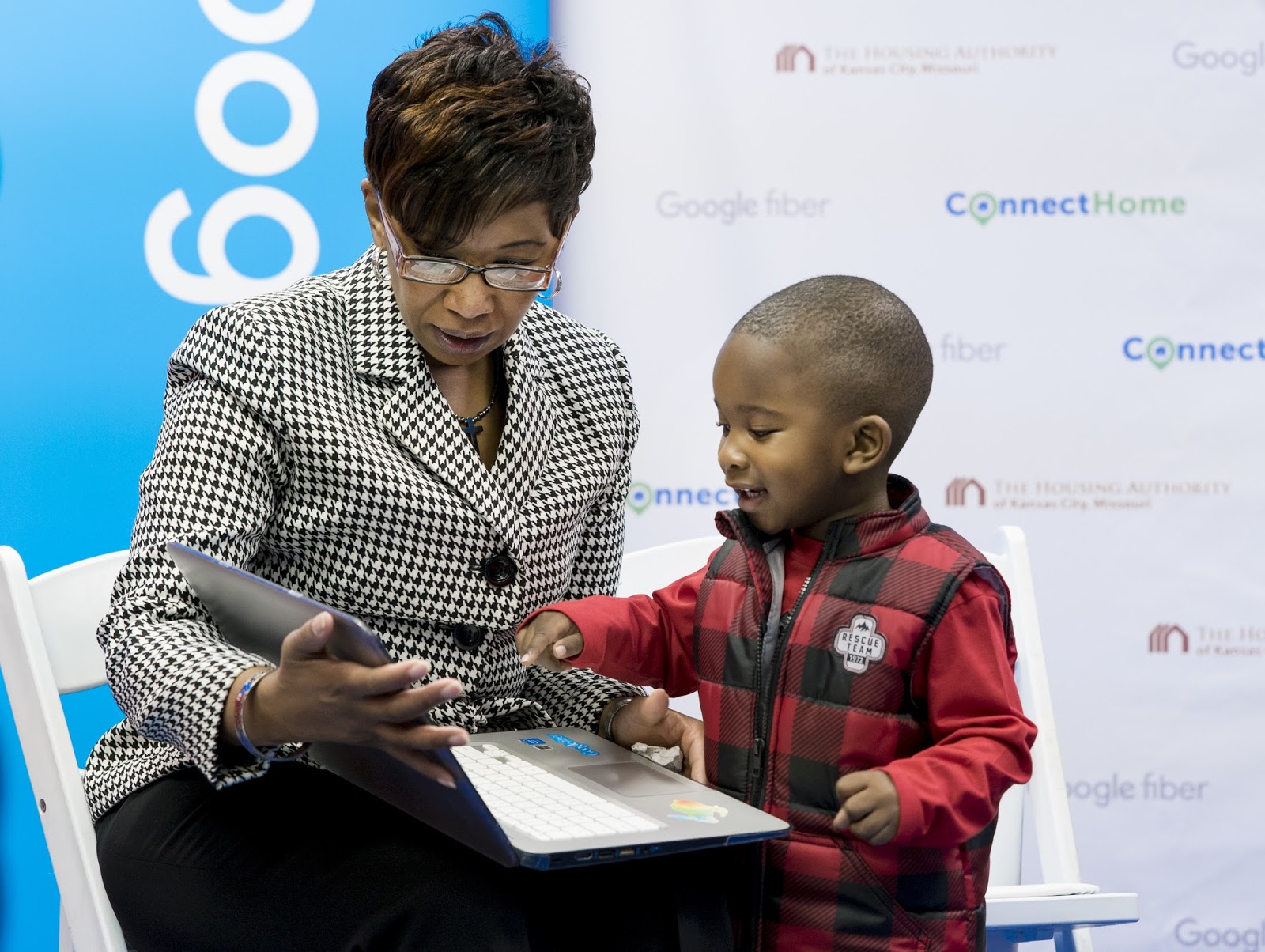 Google Fiber gives free gigabit Internet to poor people - Ars Technica