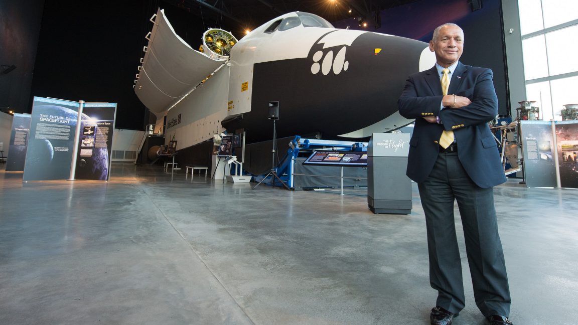 NASA chief: Apollo engineers who criticize SLS don’t grok modern ...