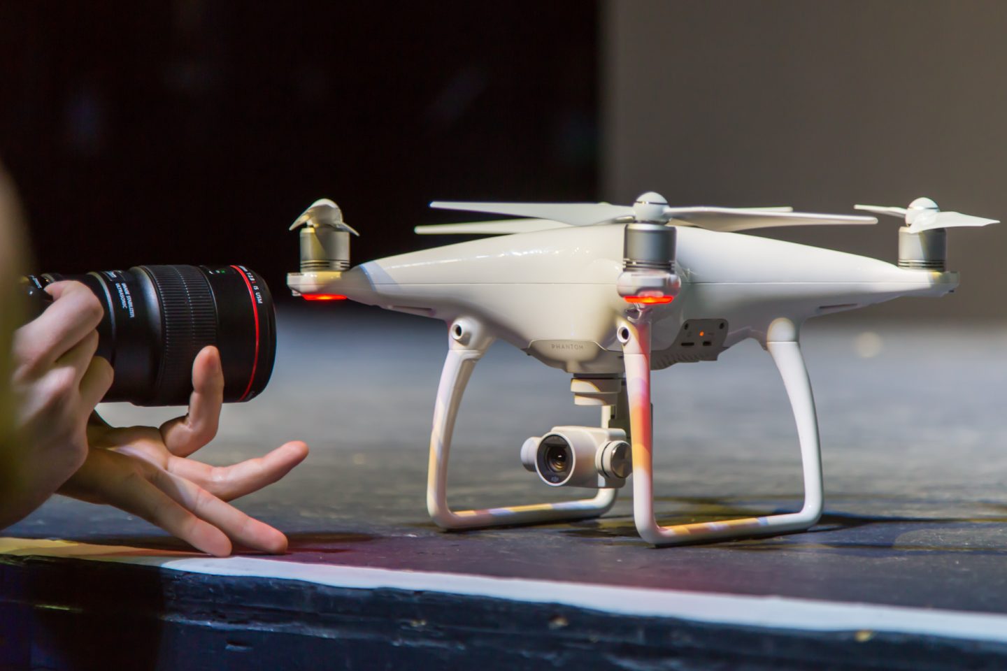 DJI shows off the semi-automated Phantom 4—leave the flying to the ...