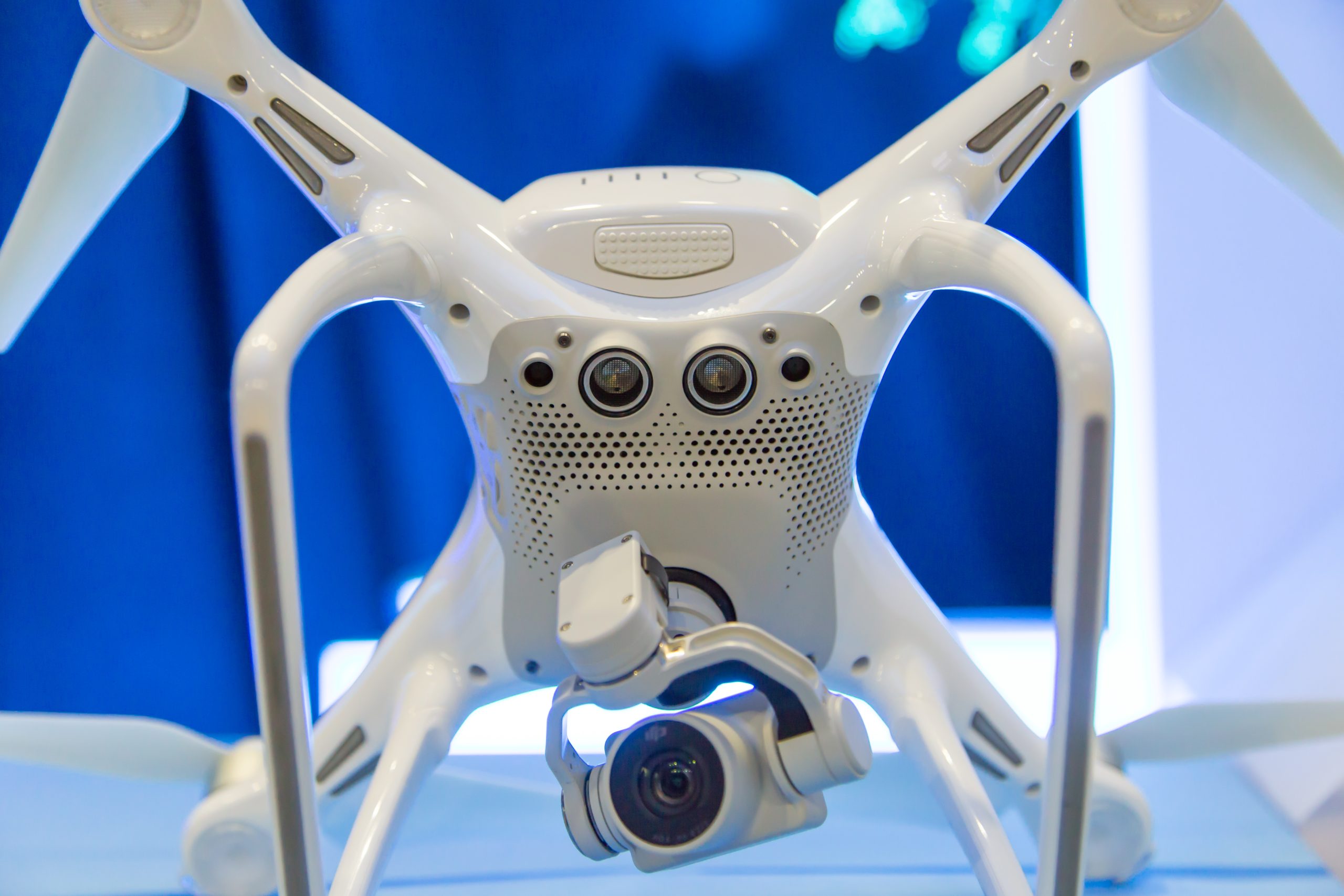 DJI shows off the semi-automated Phantom 4—leave the flying to the ...
