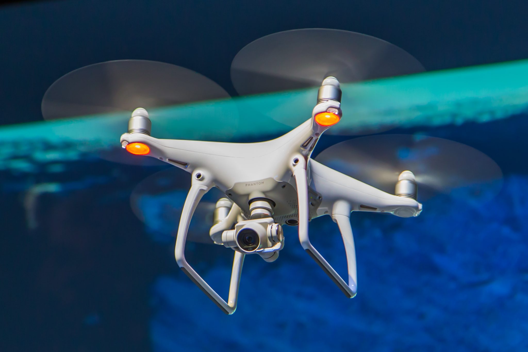 DJI shows off the semi-automated Phantom 4—leave the flying to the ...