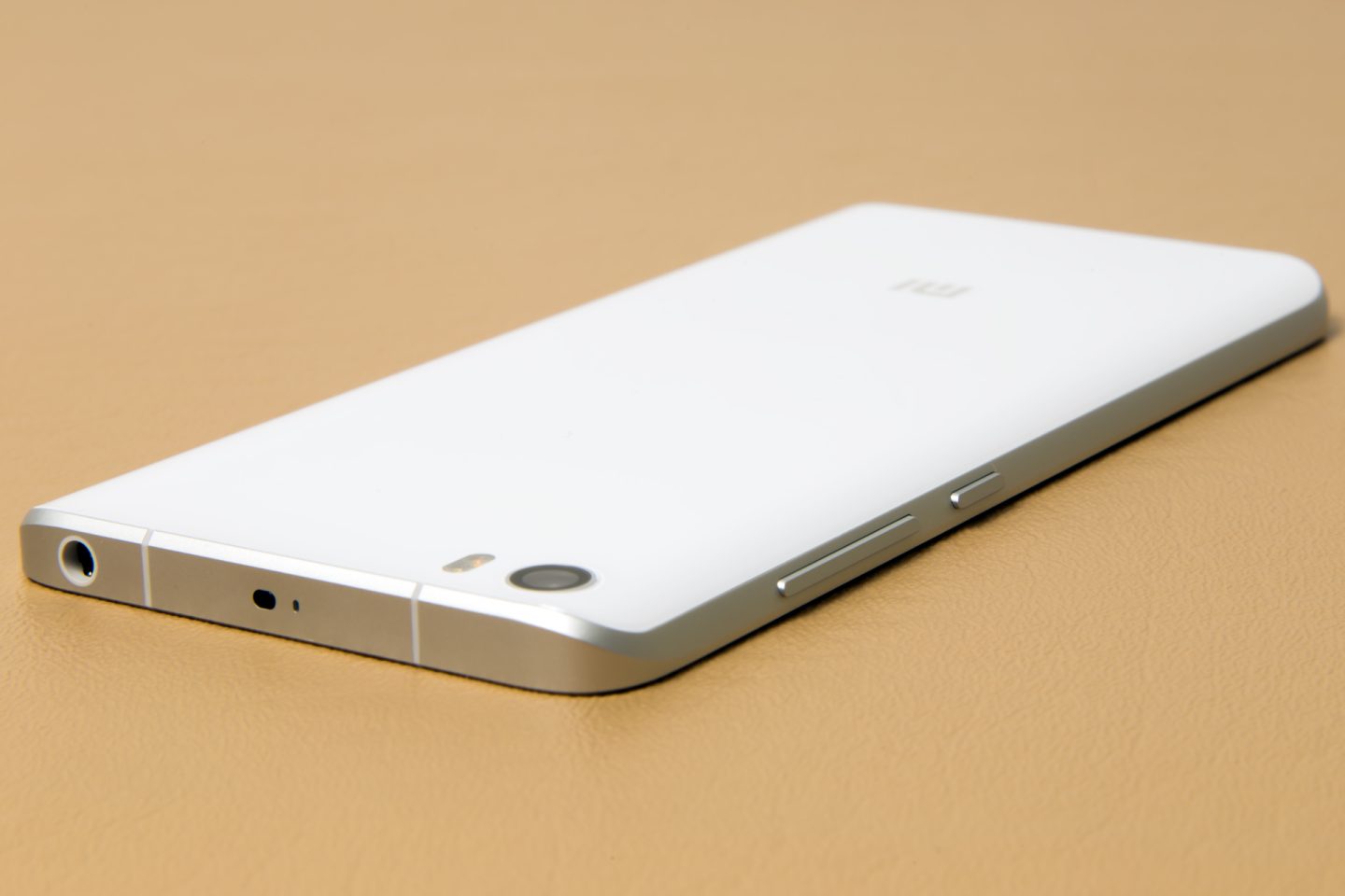 Xiaomi Mi 5 review: It’s hard to argue with $305 for a Snapdragon 820 ...