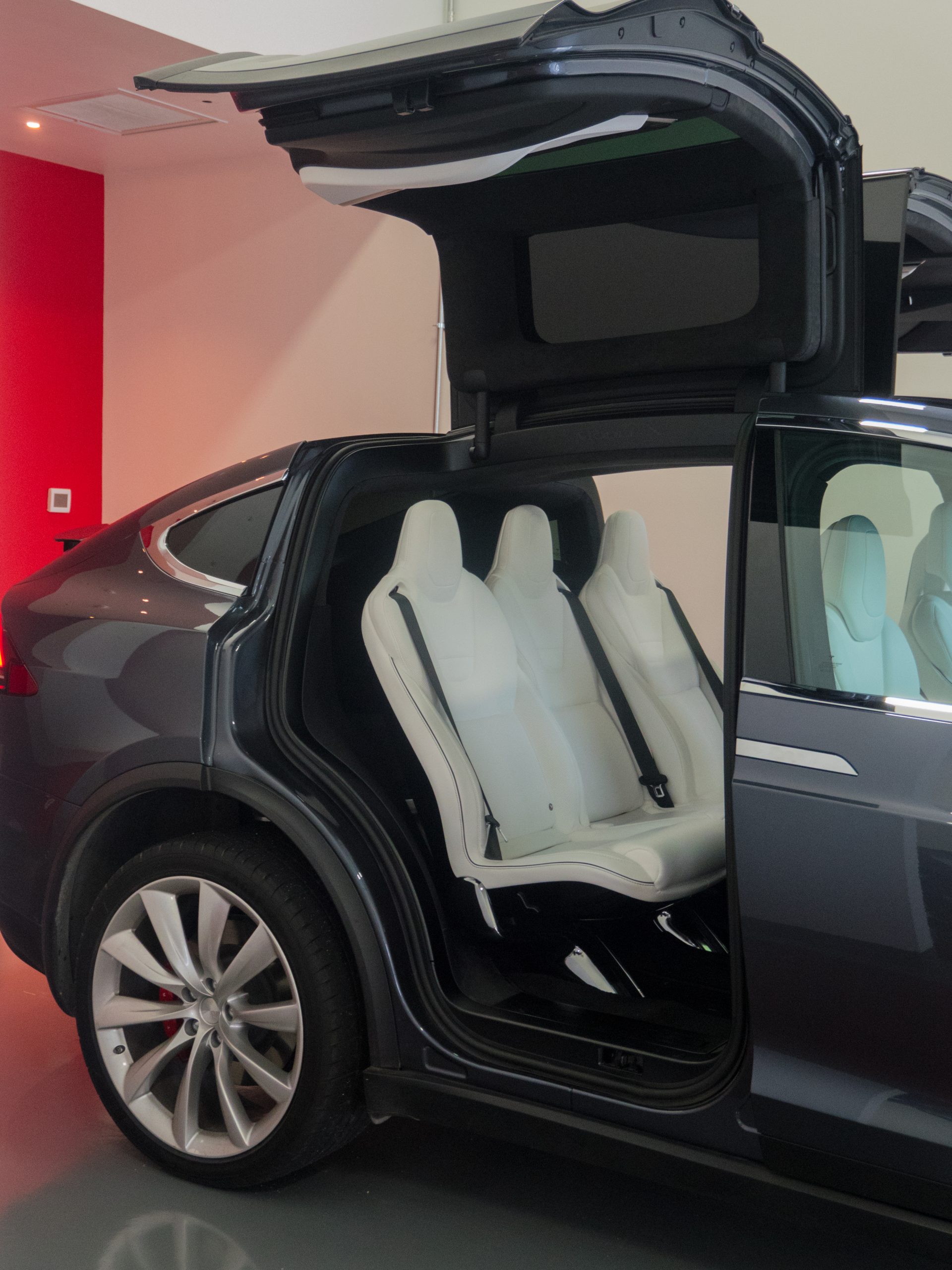 Tesla Model X first impressions: This could be the best SUV we’ve ...