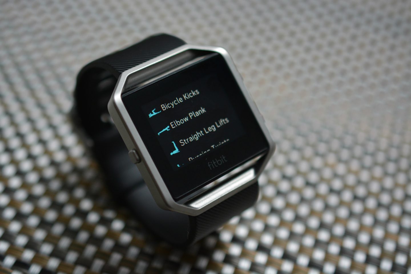 Fitbit Blaze reviewed: A totally unnecessary tracker with a few cool ...