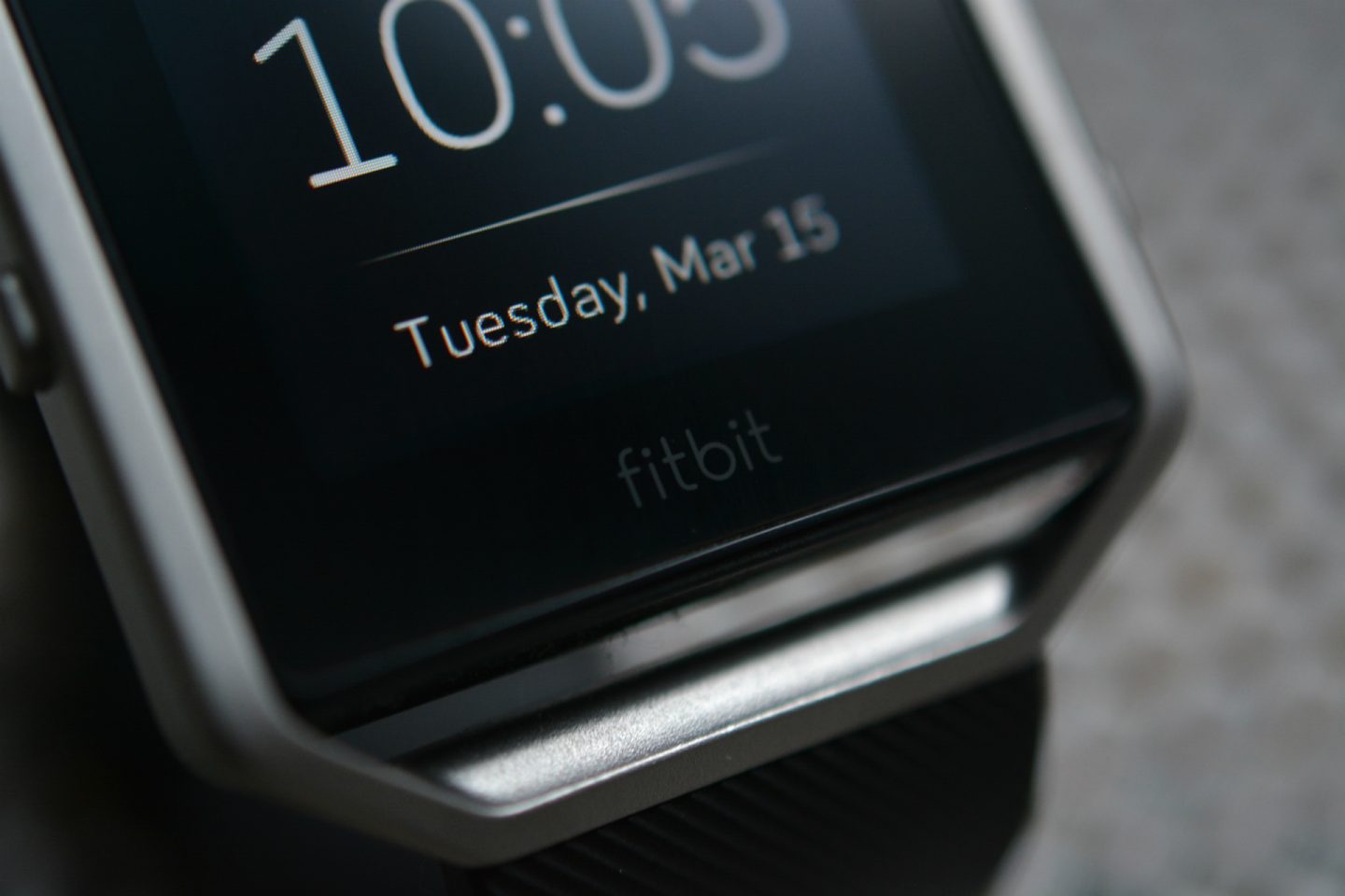 Fitbit Blaze reviewed: A totally unnecessary tracker with a few cool ...
