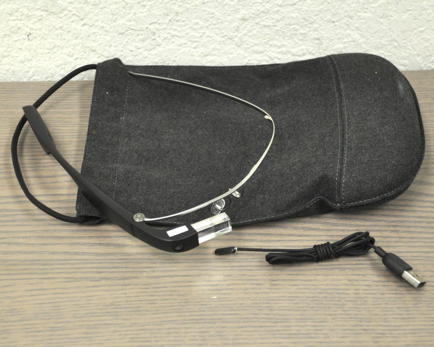 Google Glass’ apparent successor debuts—on a pawn shop’s eBay page ...