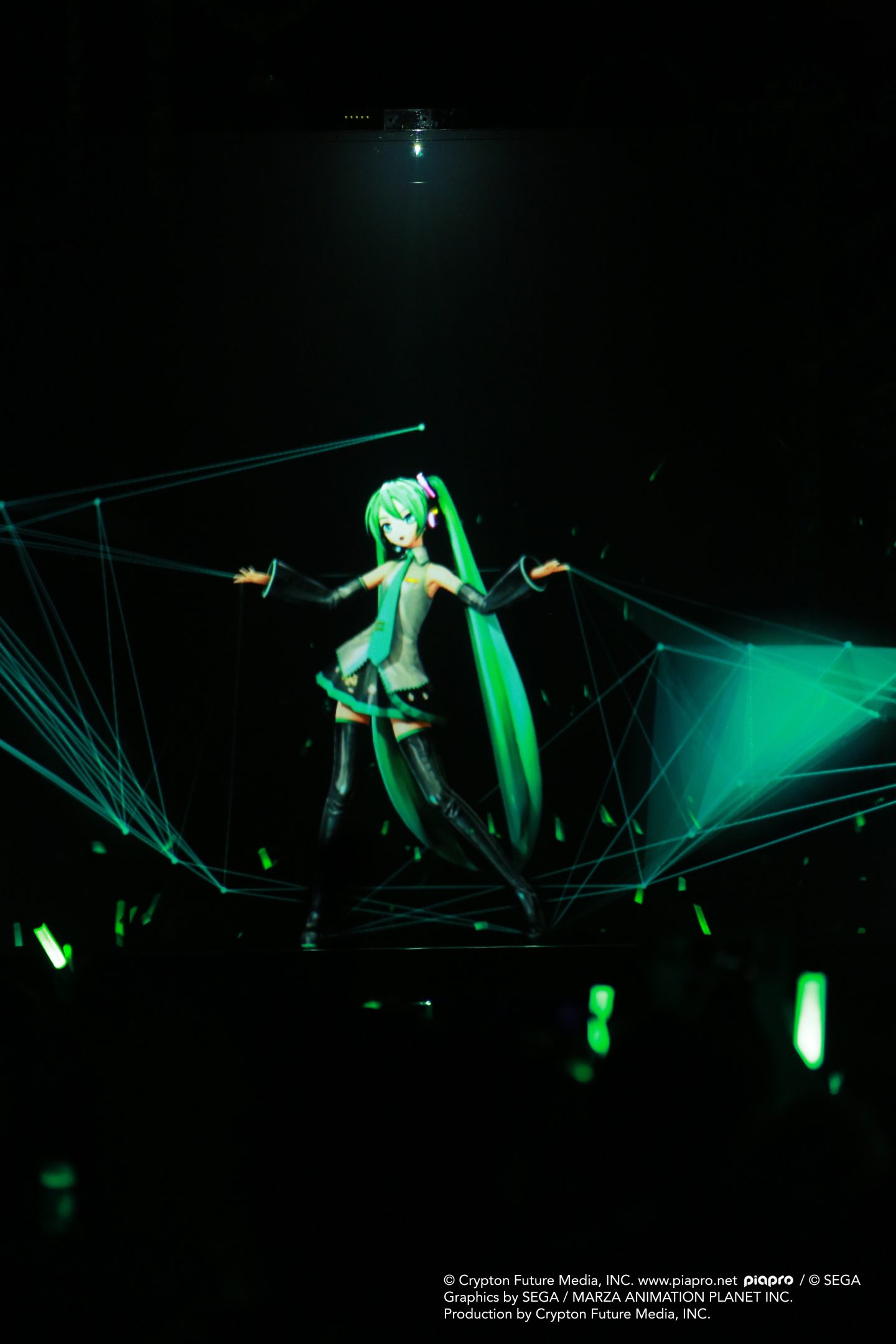 Review: Japanese hologram pop star Hatsune Miku tours North America ...