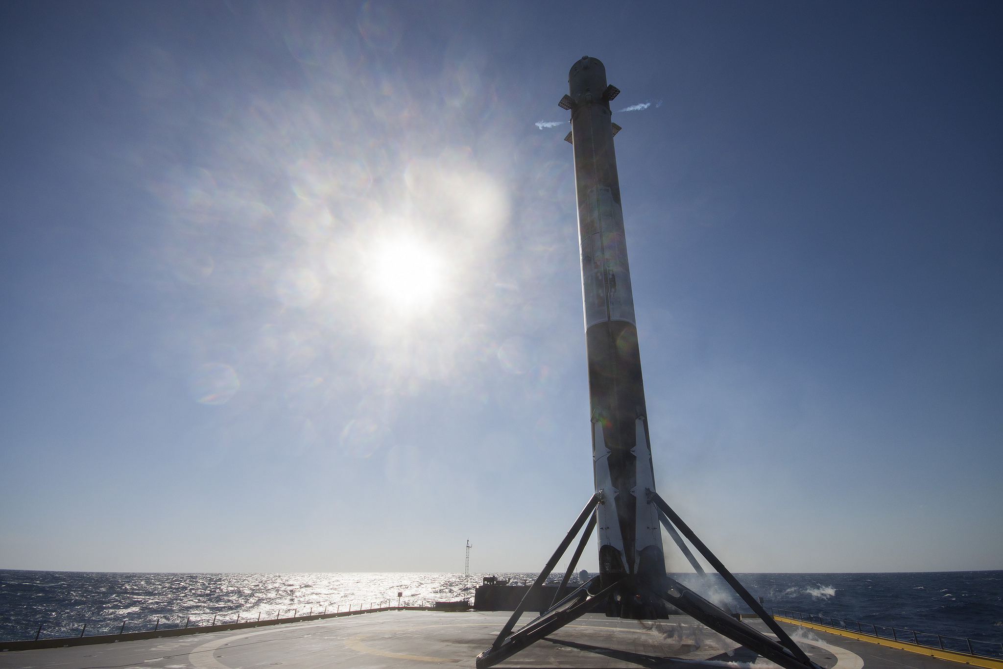 SpaceX shares photos so we can relive the glory of landing a rocket on ...